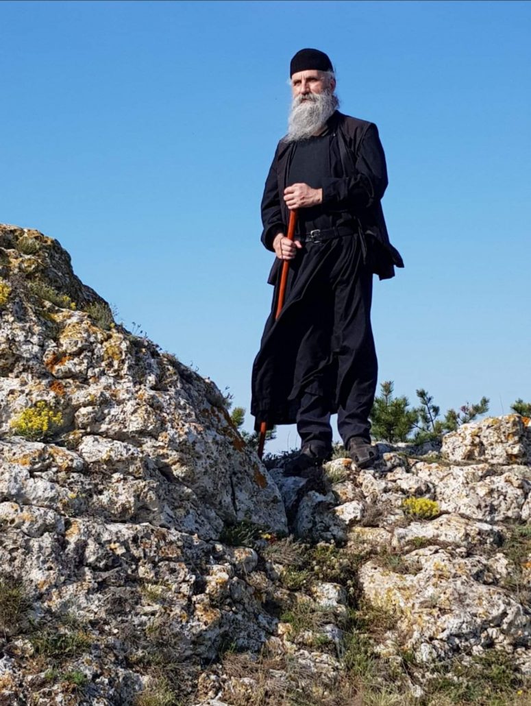 Părintele Ilarion de la Crucea: „Să-I facem loc lui Hristos în inima ...