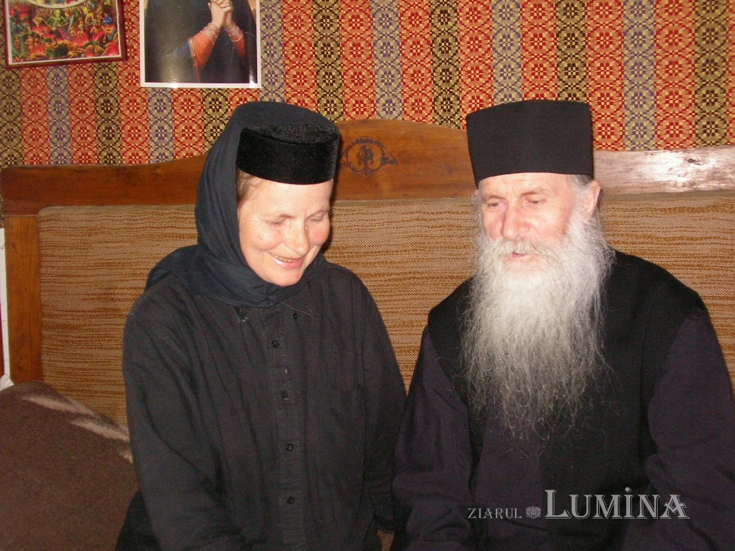 Părintele Ioanichie va continua „Convorbirile duhovniceşti“ în ceruri ...