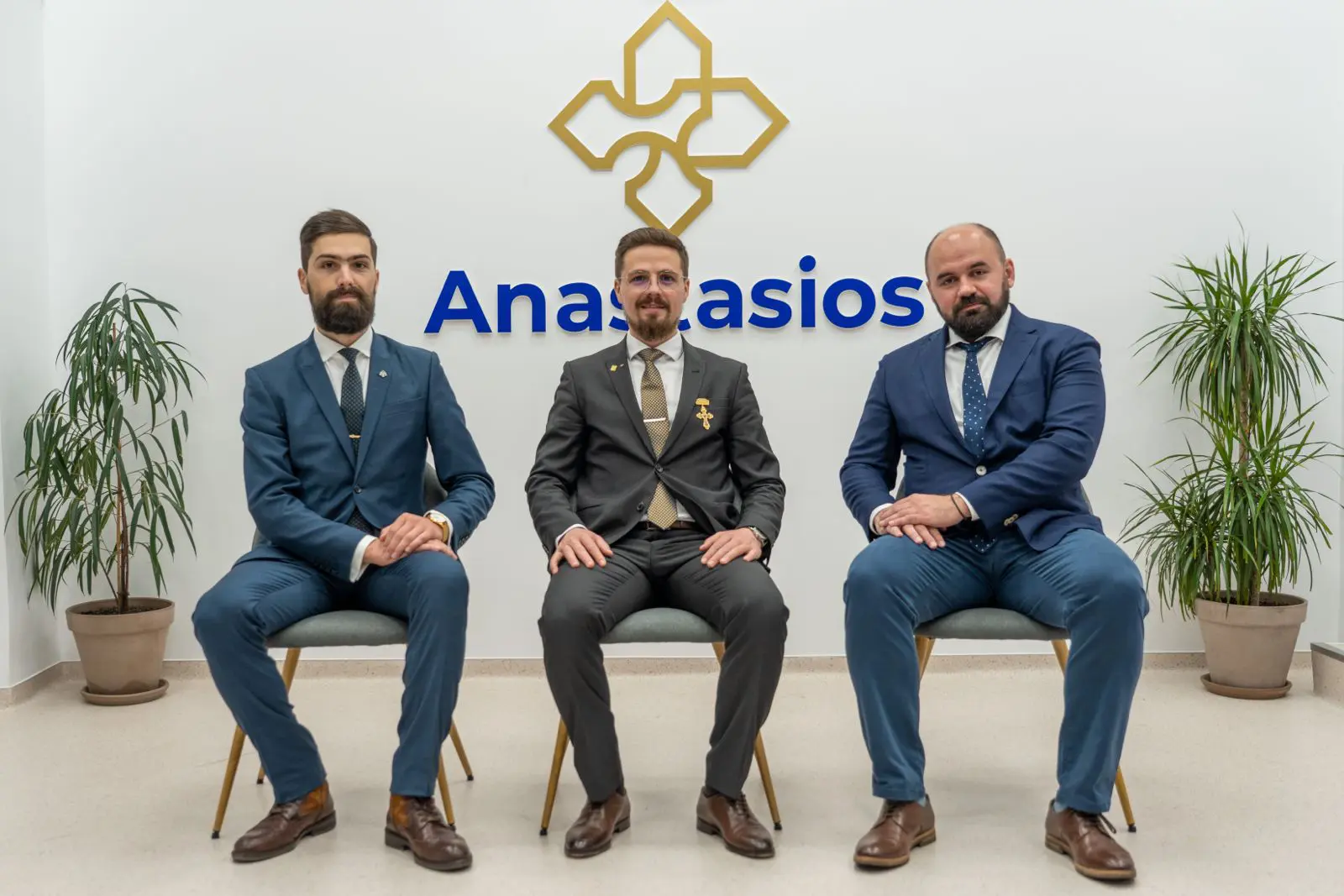 Dr. Iustinian Simion, fondator al Grupului psaltic „Anastasios”: Muzica ...