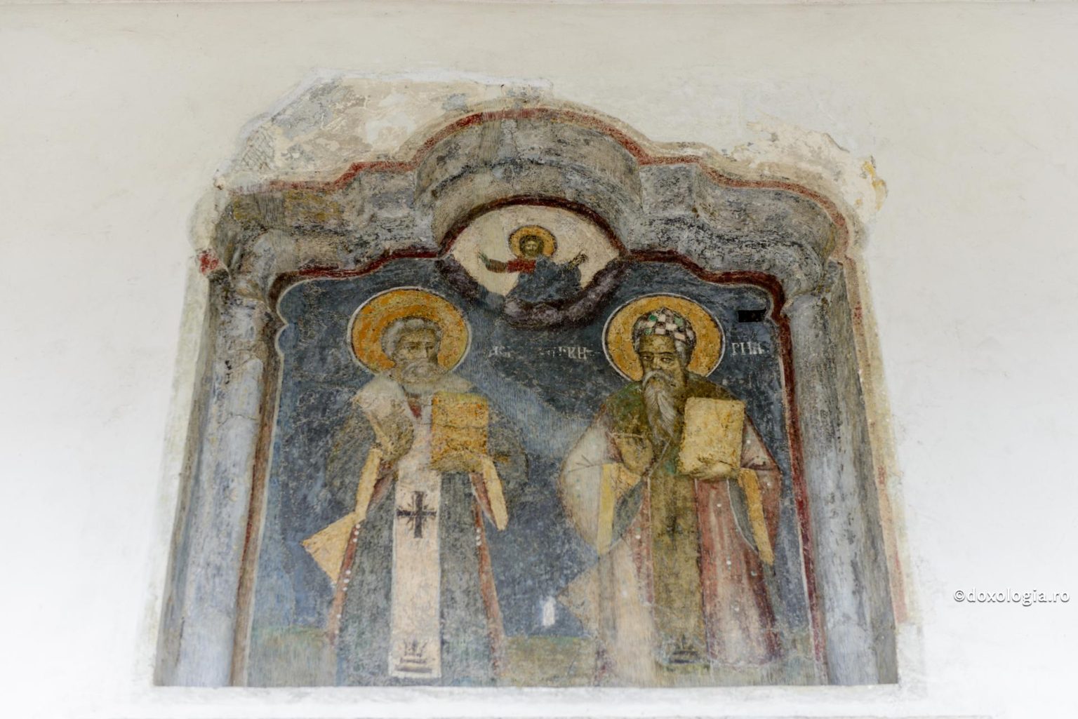 Sfinţii Ierarhi Atanasie şi Chiril, campioni ai Ortodoxiei - Chilia ...