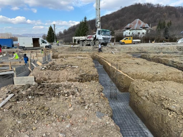 A început turnarea fundației Bisericii principale a Mănăstirii Sfântul ...