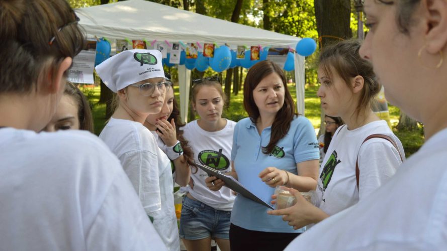 Preoteasa Marta Butnaru: Fără sprijinul familiei, adolescentul ...